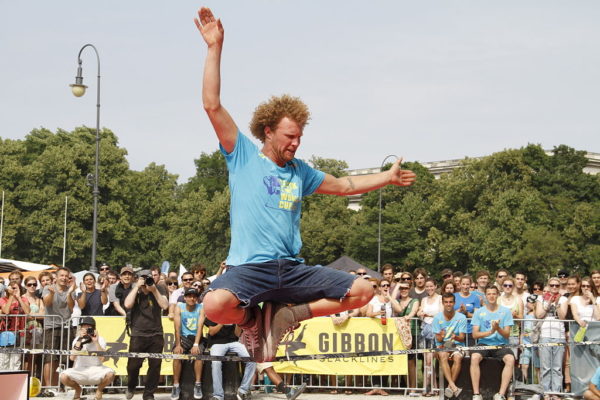 Slacklining history, from tightrope and highwire to slackline | Balansa